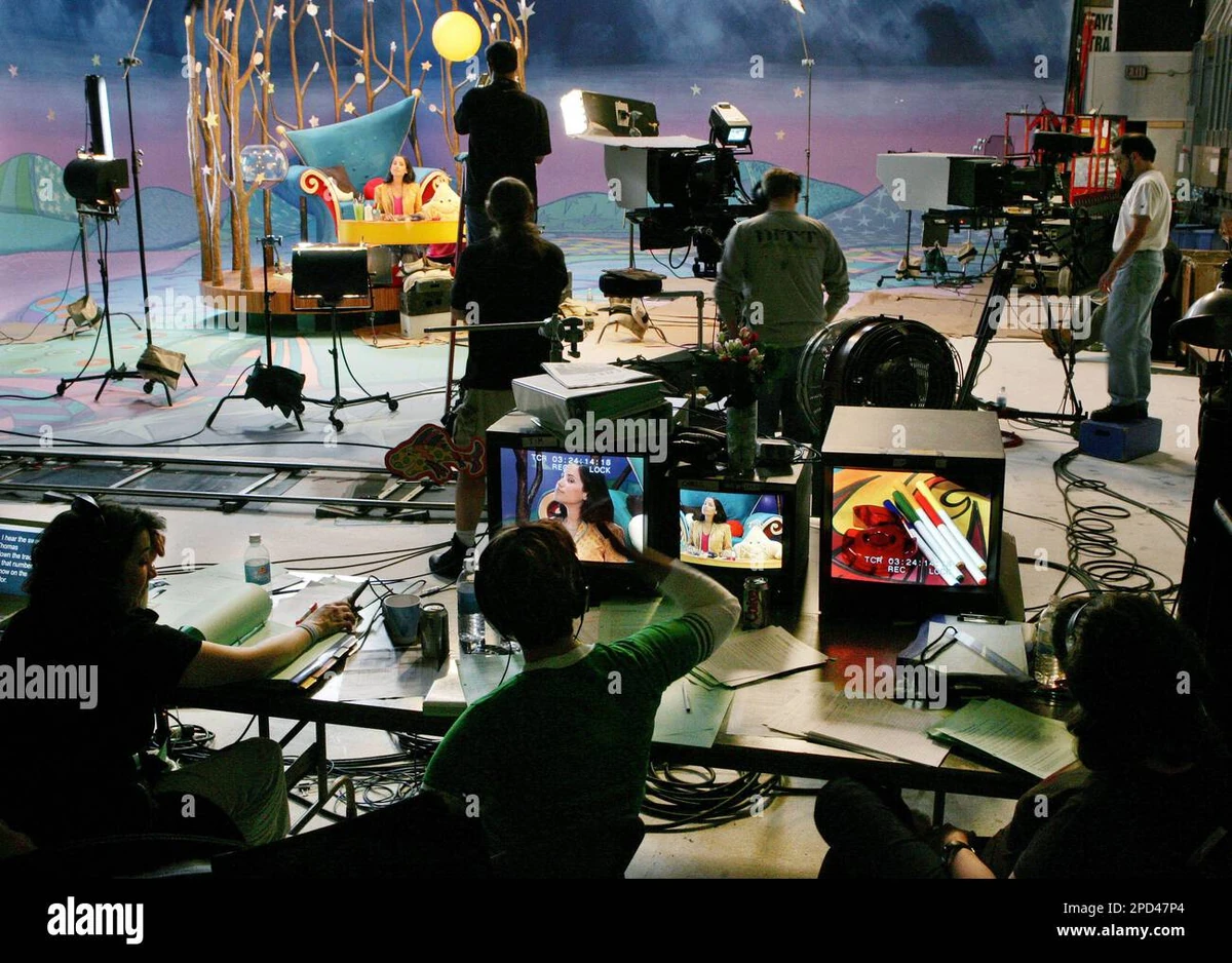 Behind the Scenes Pictures (The Good Night Show) | PBS Kids Sprout TV ...