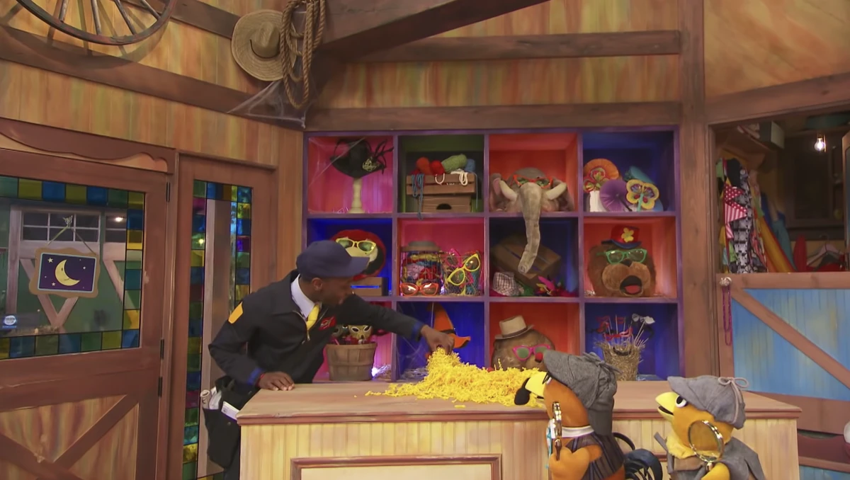 Episode 203: Can Chica Play Too? / Detective Chica | PBS Kids Sprout TV ...