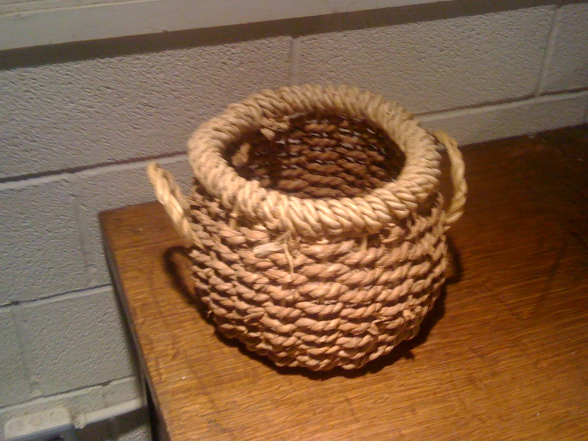 Woven Basket 2 | Plattsburgh Props Loft Wiki | Fandom