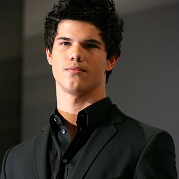 Taylor Lautner | Peanuts Wiki | Fandom