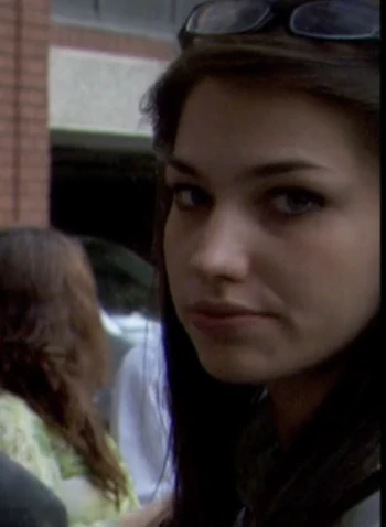 Unnamed female JLB employee (salad spinner girl) | Peep Show Wiki | Fandom