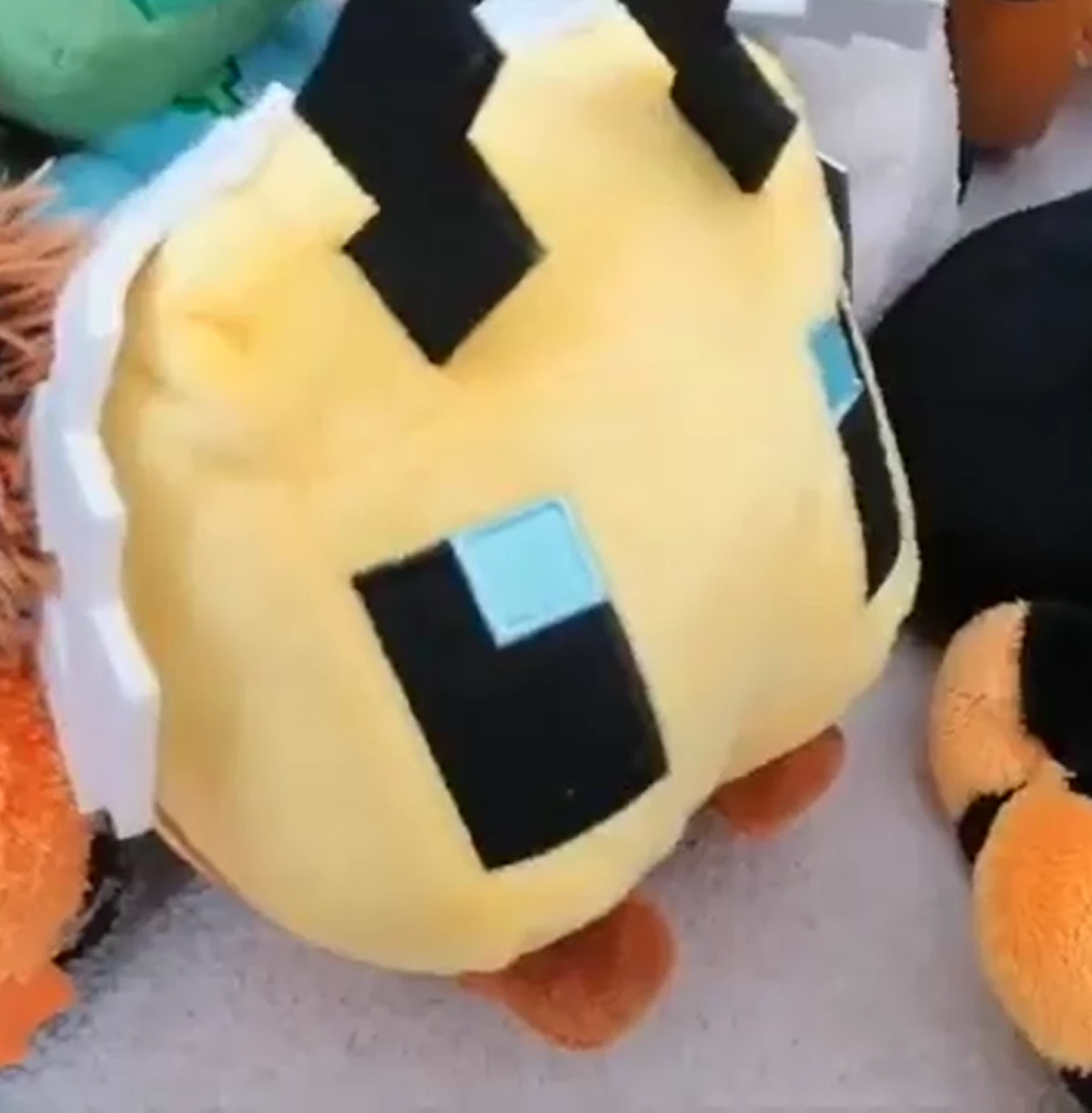 Bella Bee | Penguin and Beeky Show Wiki | Fandom