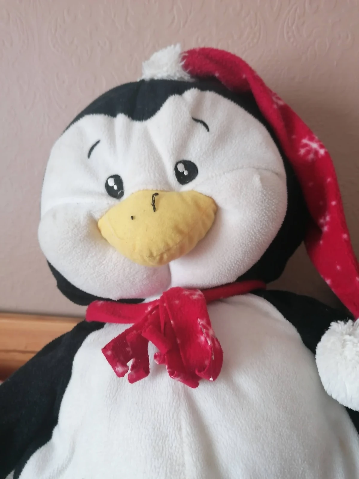 Christmas Penguin | Penguin and Beeky Show Wiki | Fandom