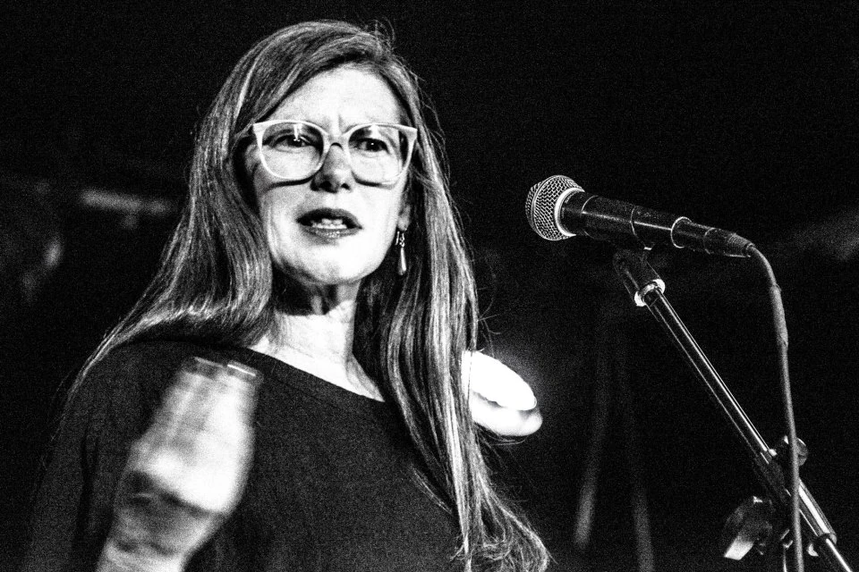Lisa Robertson | Penny's poetry pages Wiki | Fandom