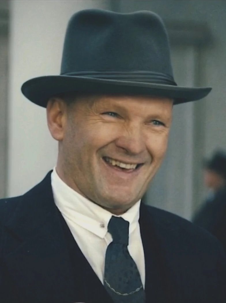 Detective Ennis | Perry Mason Wiki | Fandom