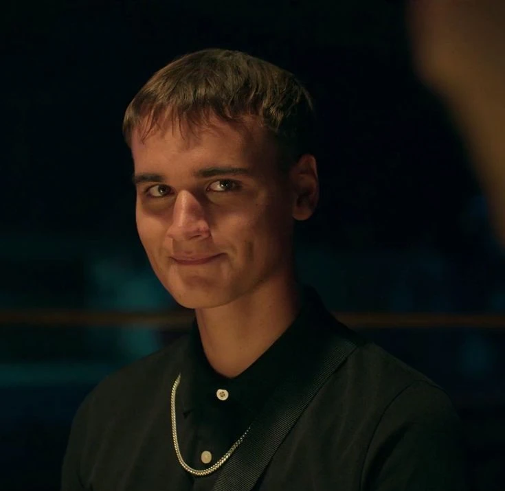 Douglas Piggott | Wiki Personnages LGBTQIA+ | Fandom