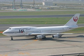 2001 Japan Airlines mid-air incident | Plane Crash Wiki | Fandom