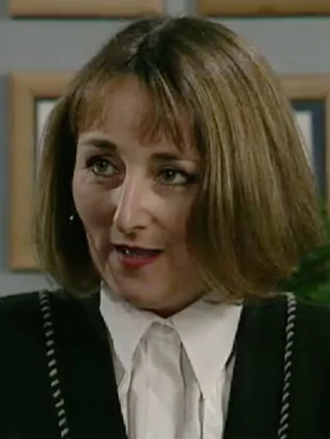 Beth Leyshon | Wici Pobol y Cwm | Fandom