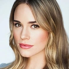 Zoey Reeves | Poise Wiki | Fandom