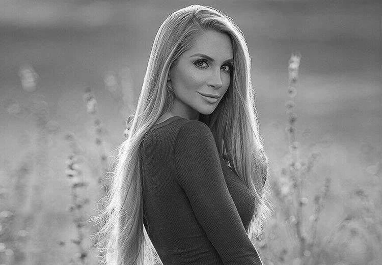 Amanda Lee | Poosh Wiki | Fandom