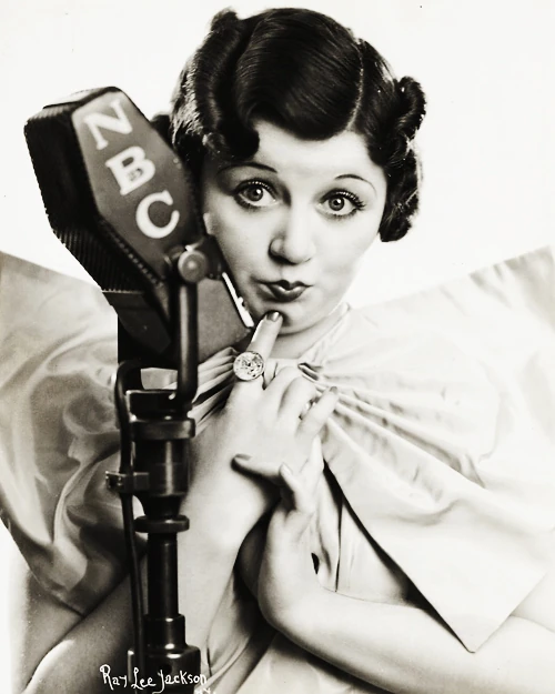 Mae Questel