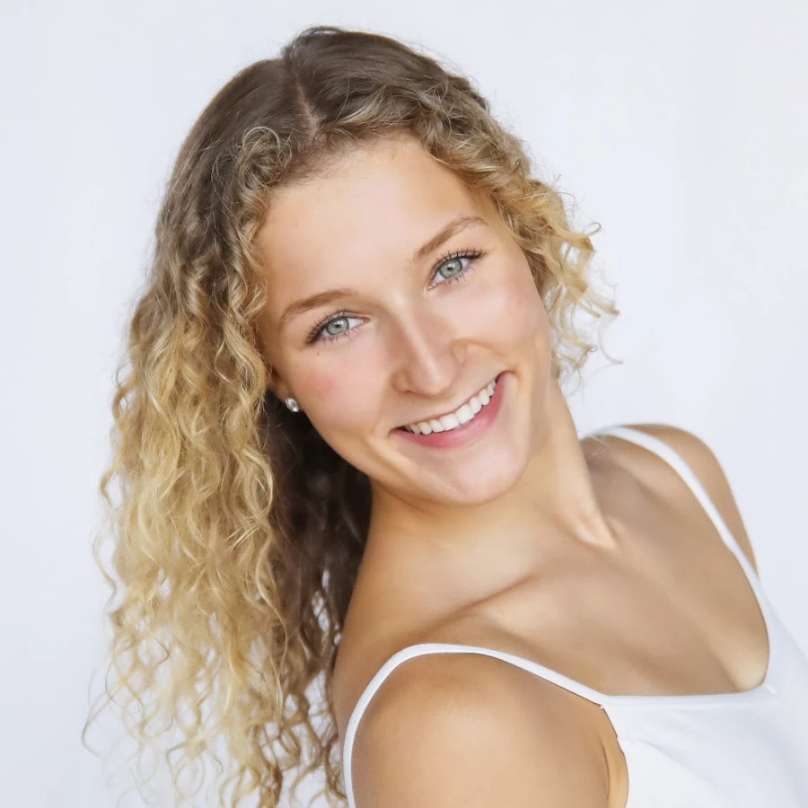 Isabella Lown | Poppy Wiki | Fandom