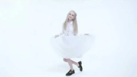 How to Curtsy | Poppy Wiki | Fandom