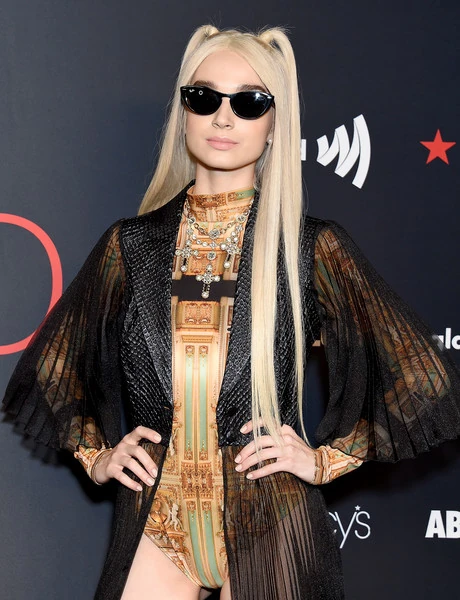 Out100 Awards | Poppy Wiki | Fandom