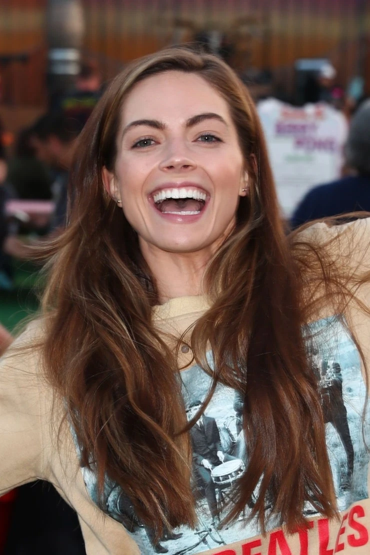 Caitlin Carver | Portrayal Wiki | Fandom