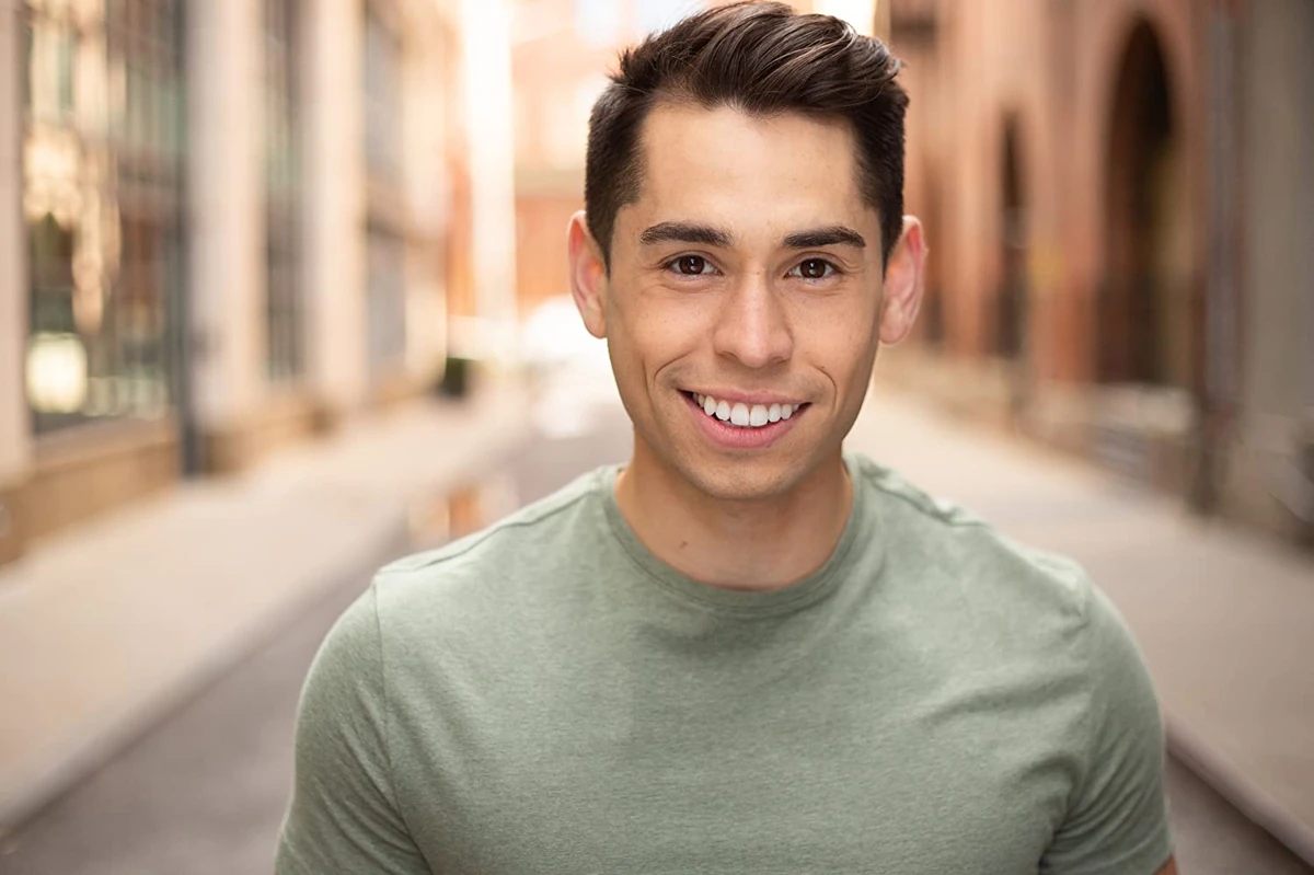 Jonathon Olivo | Pose Wiki | Fandom