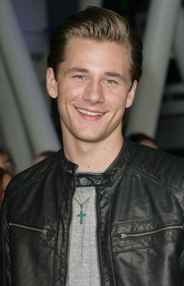 Luke Benward | Wiki Pretty Little Liars | Fandom