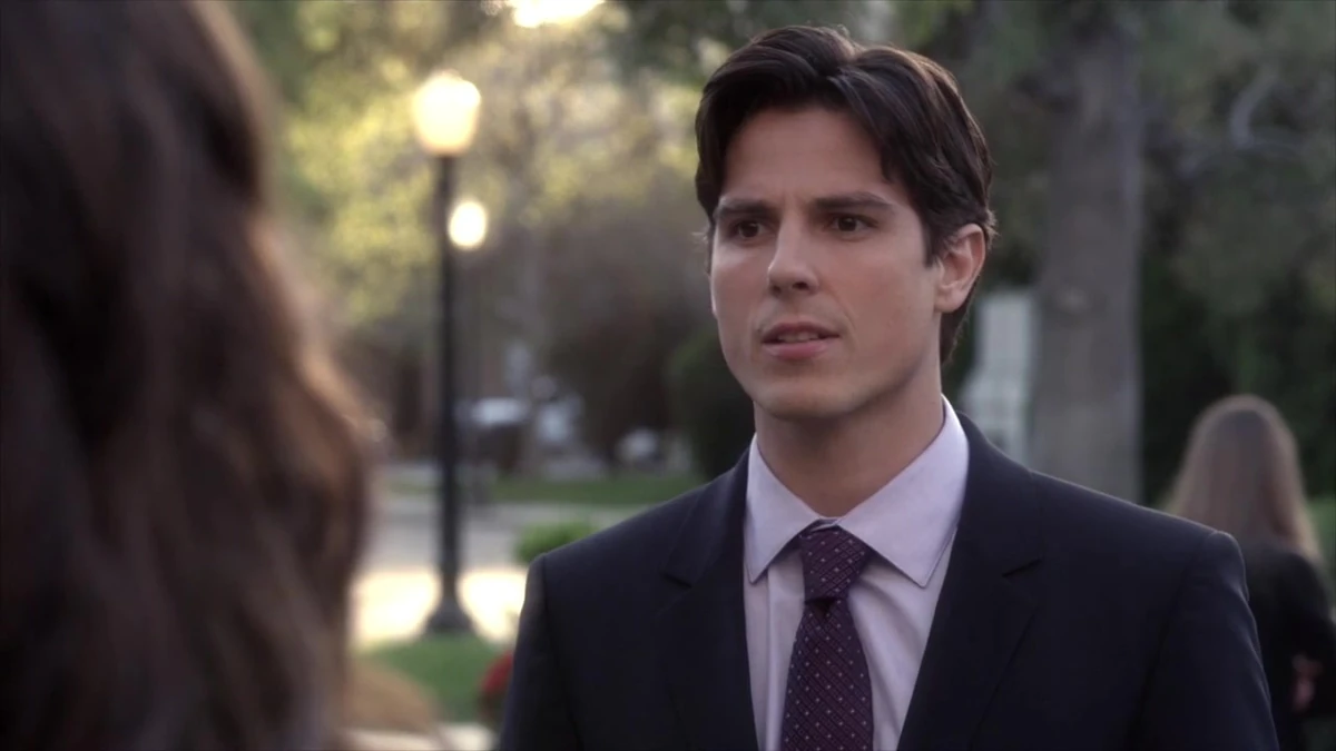 Gabriel Holbrook | Wiki Pretty Little Liars | Fandom