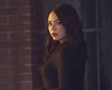 Mona Vanderwaal/Season 1 (The Perfectionists) | Pretty Little Liars ...