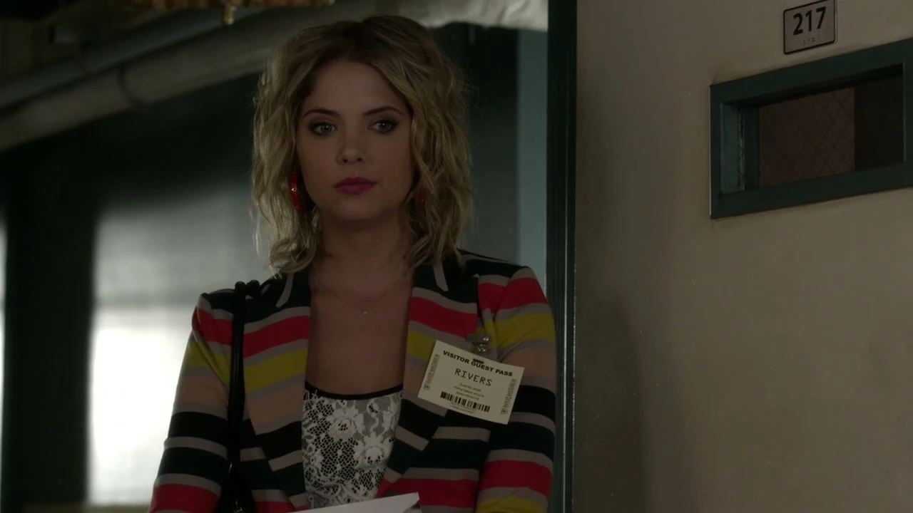 Hanna Marin Season 3 My Own Little Bubble: PRETTY LITTLE LIARS STYLE