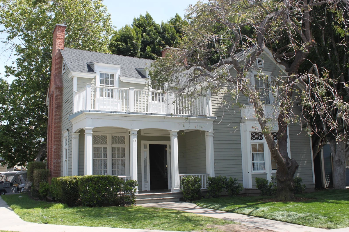Fields house | Pretty Little Liars Wiki | Fandom