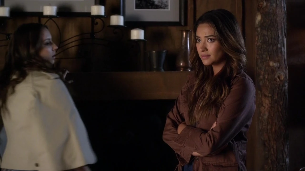 Emily Fields Hair Season 4
