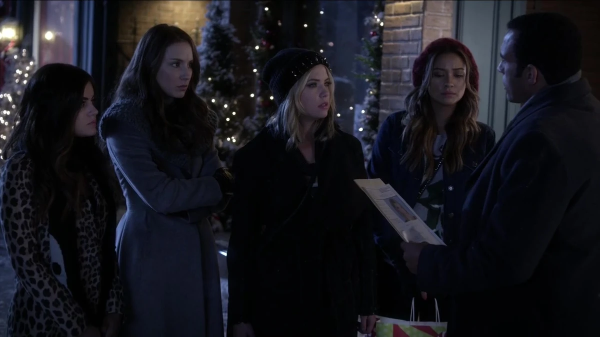 How the 'A' Stole Christmas | Pretty Little Liars Wiki | Fandom