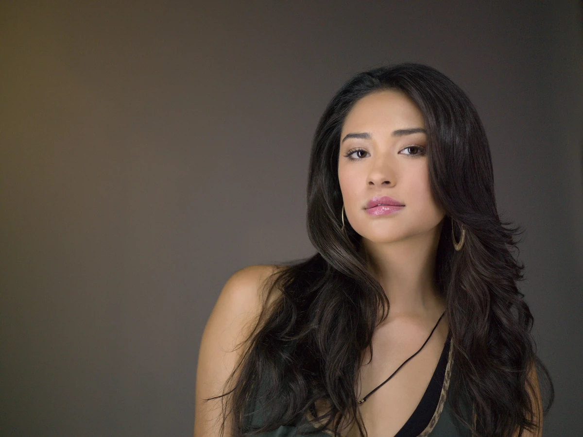 Emily Fields/Season 1 | Pretty Little Liars Wiki | Fandom