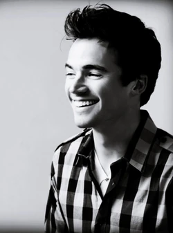 Ian Harding Wallpaper