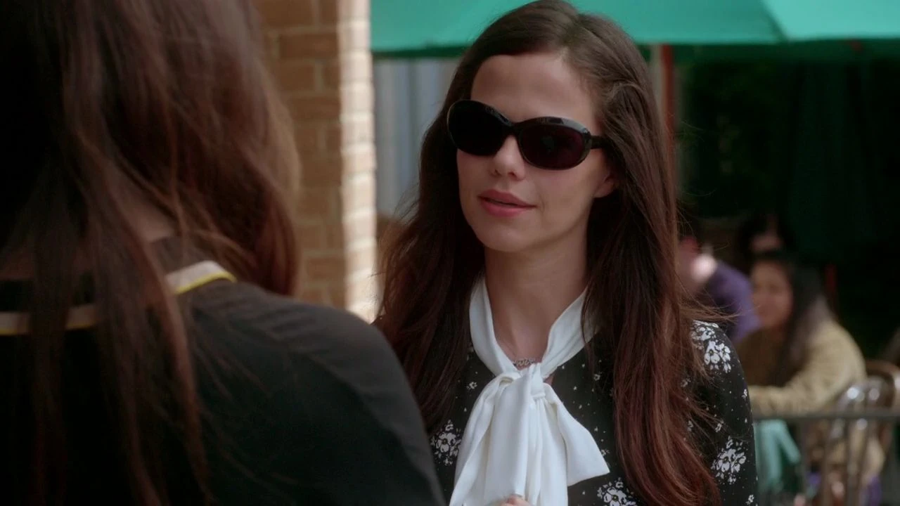 Jenna Pretty Little Liars Without Glasses