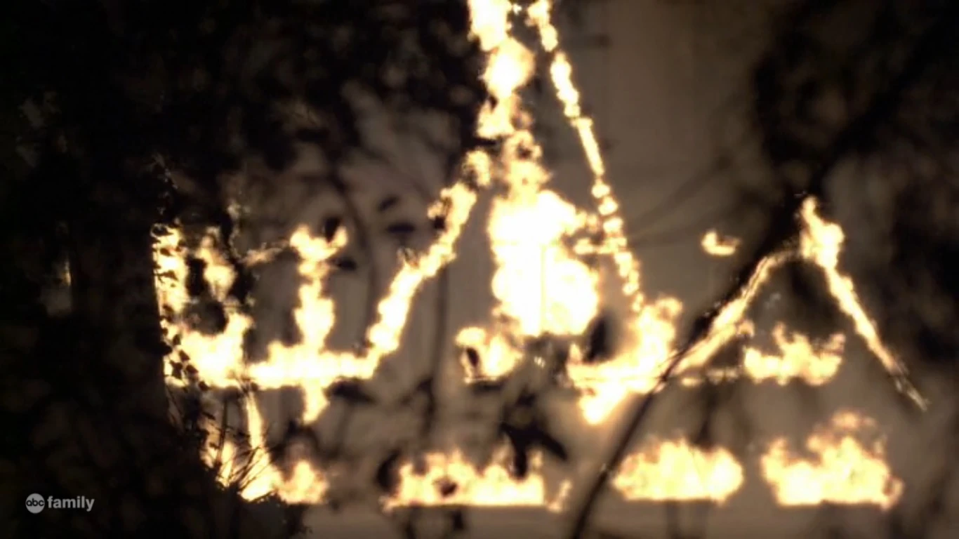 The Incident at Thornhill Lodge | Pretty Little Liars Wiki | Fandom