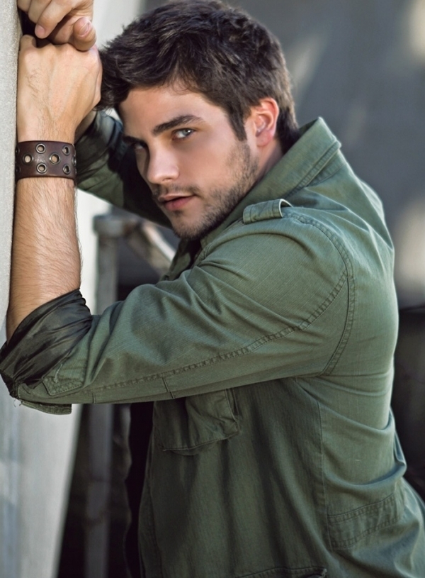 Brant Daugherty Galería Pretty Little Liars Wiki Fandom