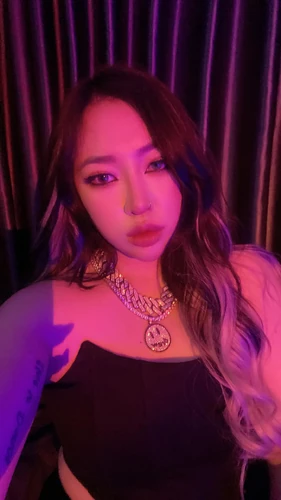 Queen B | Producerviet Wiki | Fandom