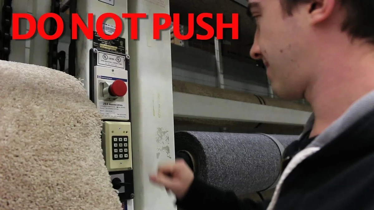 DON'T PUSH THE BUTTON! | Psycho kid Wiki | Fandom