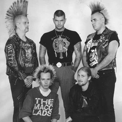 1990s Punk Rock Fashion
