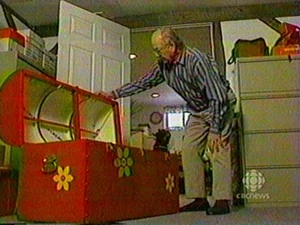 Tickle Trunk | Puppet Wiki | Fandom