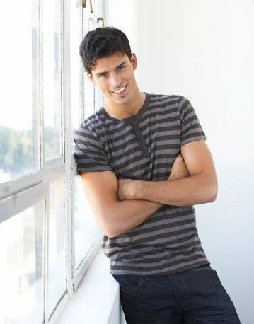 Roman McKenzie | Quadrinity Wiki | Fandom