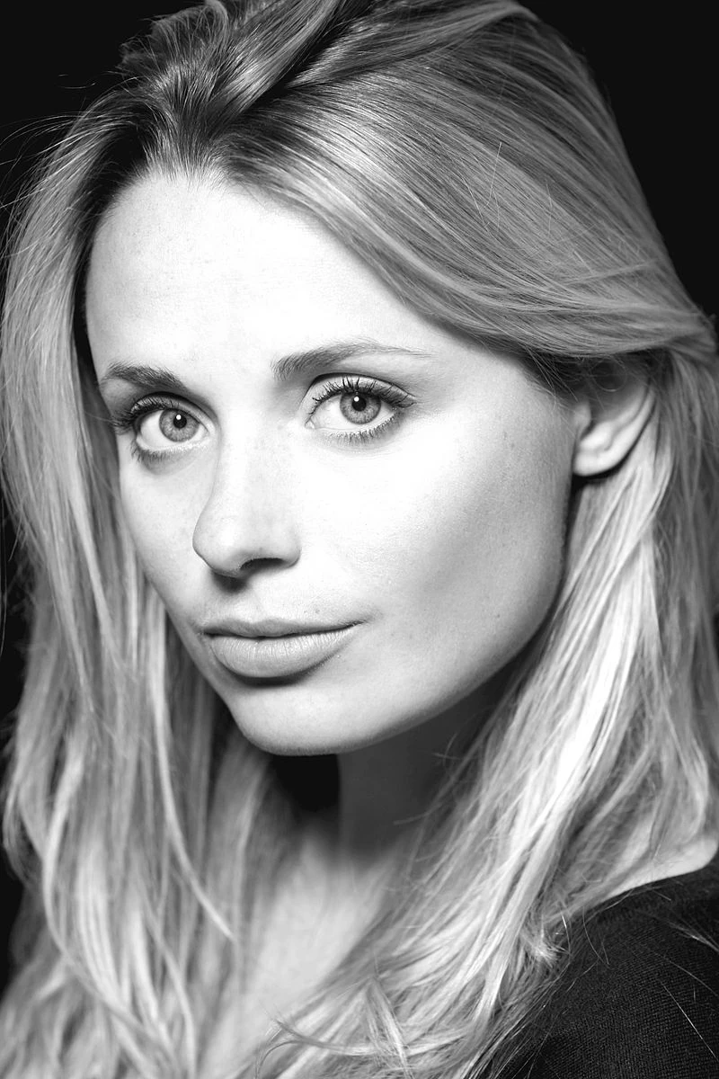 Victoria Shalet | The Queen's Nose Wiki | Fandom