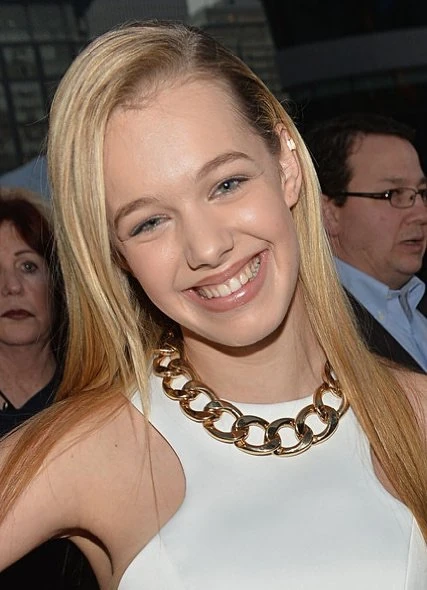 Sadie Calvano | Querida Far-Fetched Wiki | Fandom