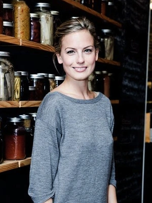 Julia Alexander | Radio Free Roscoe Wiki | Fandom