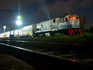 Kereta api Senja Utama Yogya | Kereta Api Indonesia Wiki | Fandom