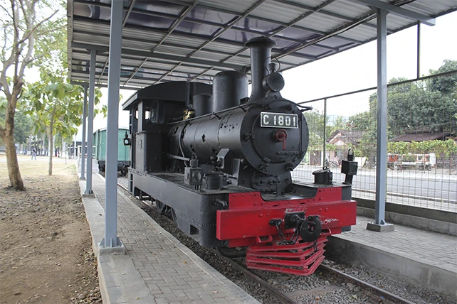 Lokomotif C18 | Kereta Api Indonesia Wiki | Fandom