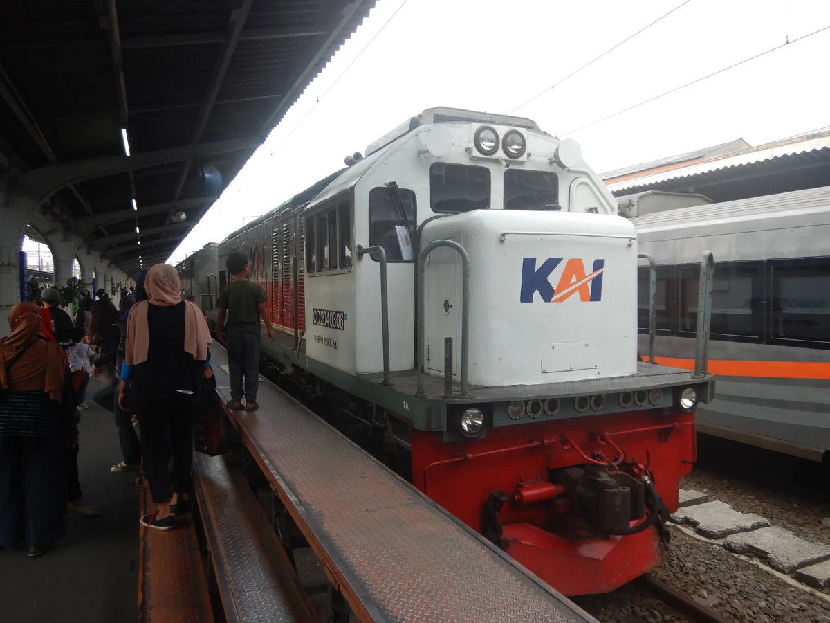 Lokomotif CC204 | Kereta Api Indonesia Wiki | Fandom