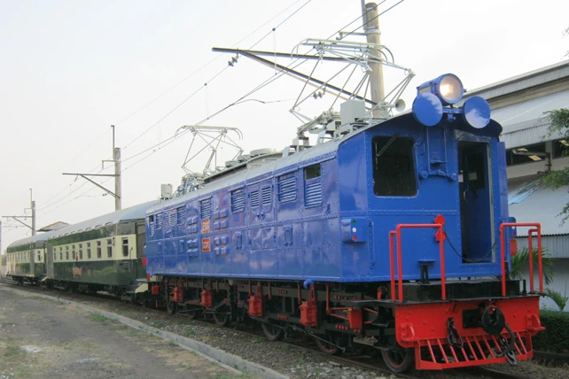 Lokomotif Listrik ESS 3200 | Kereta Api Indonesia Wiki | Fandom