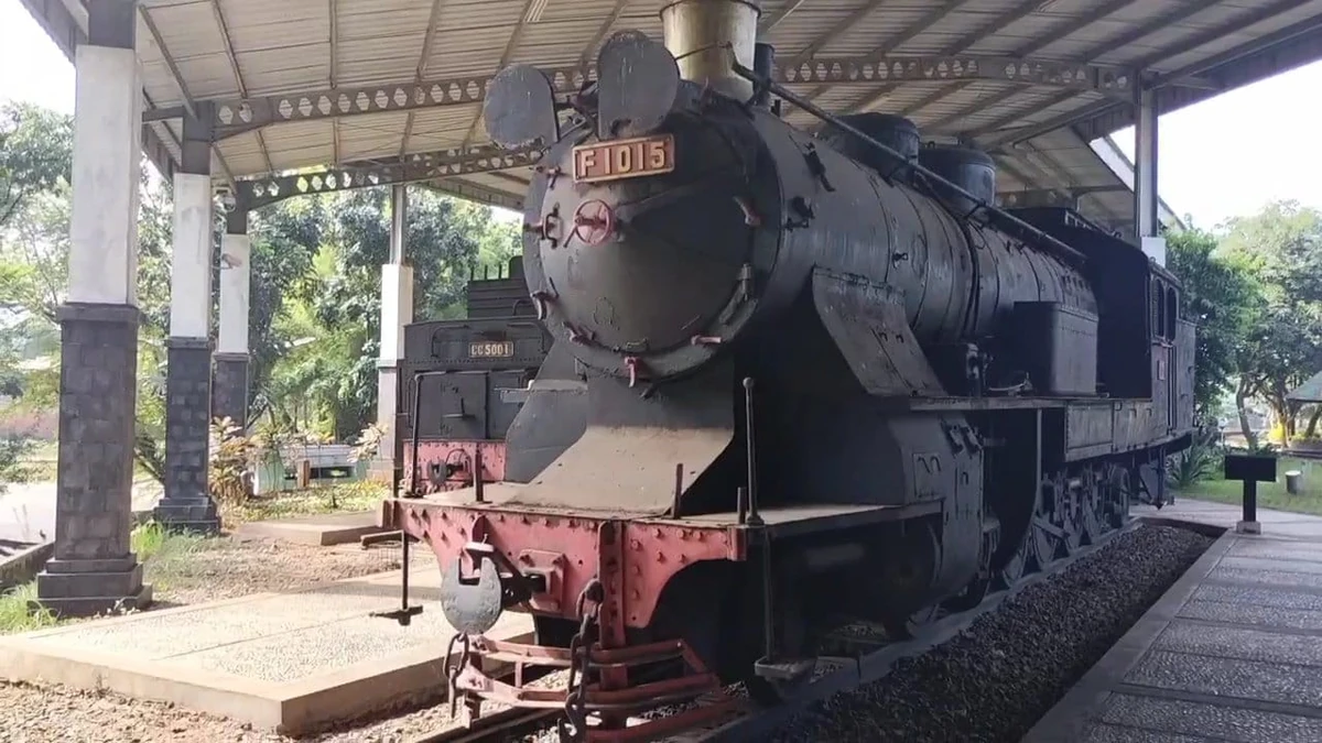 Lokomotif F10 | Kereta Api Indonesia Wiki | Fandom