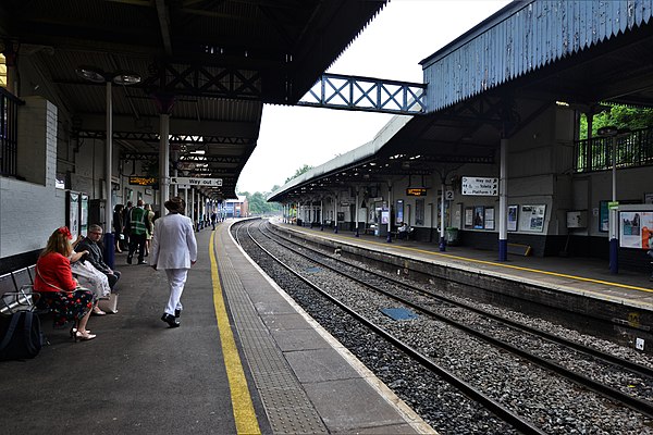 Cheltenham Spa railway station | Railway Travel Wiki | Fandom
