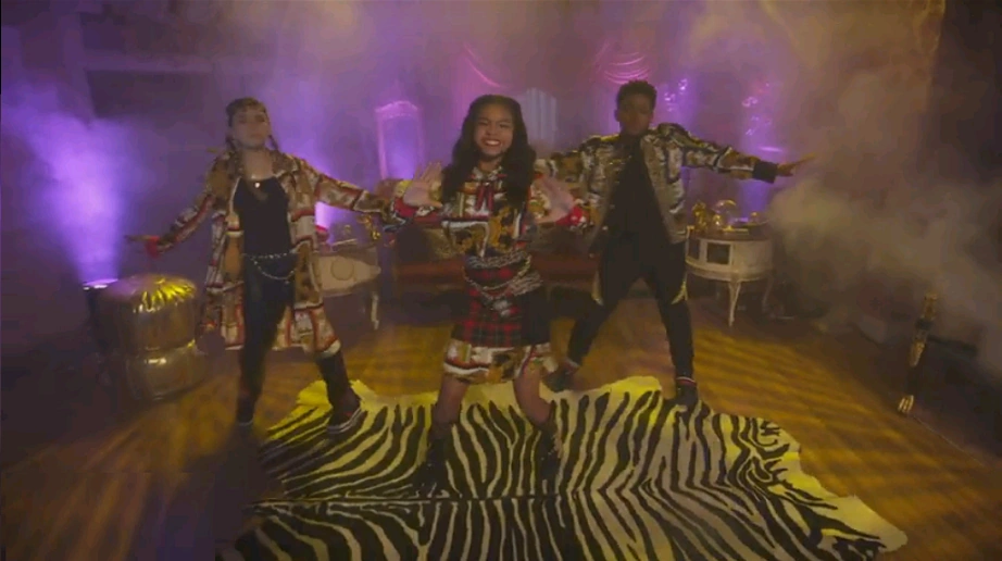 Smoky Flow/Gallery | Raven's Home Wiki | Fandom