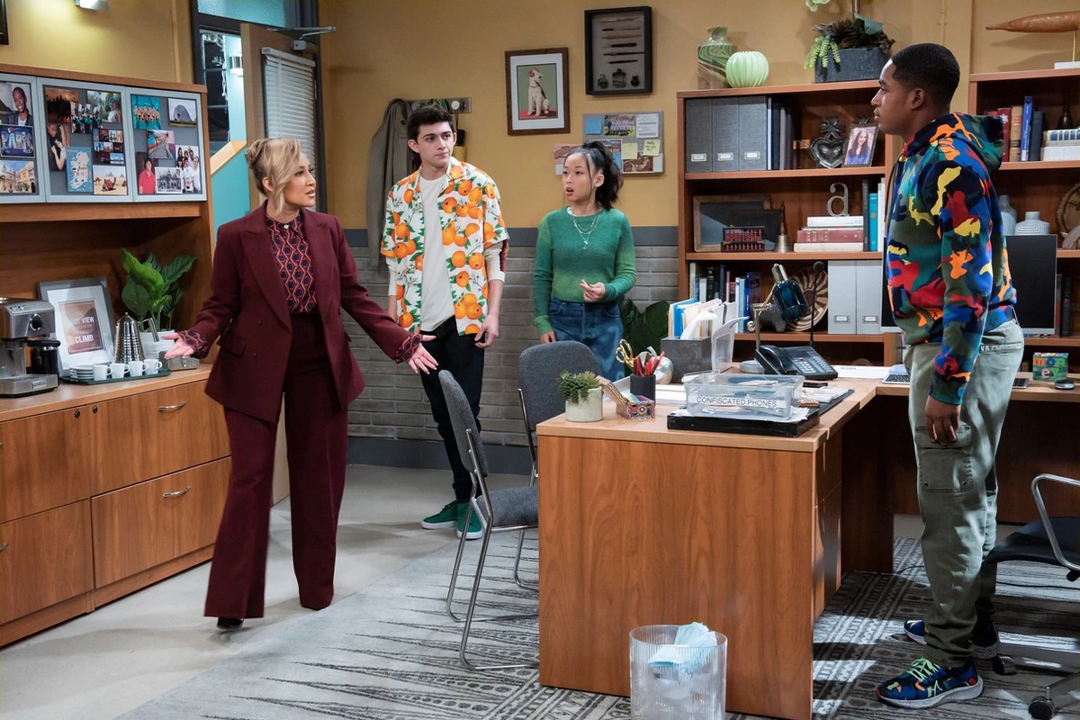 Clique Bait/Gallery | Raven's Home Wiki | Fandom