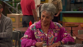 Señora Flores | Raven's Home Wiki | Fandom