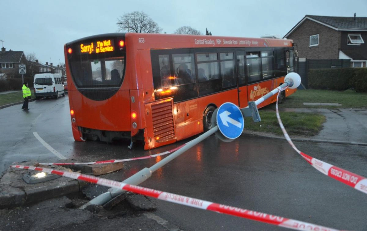 Woodley bus crash: Bus crashes across pavement and island | Reading ...